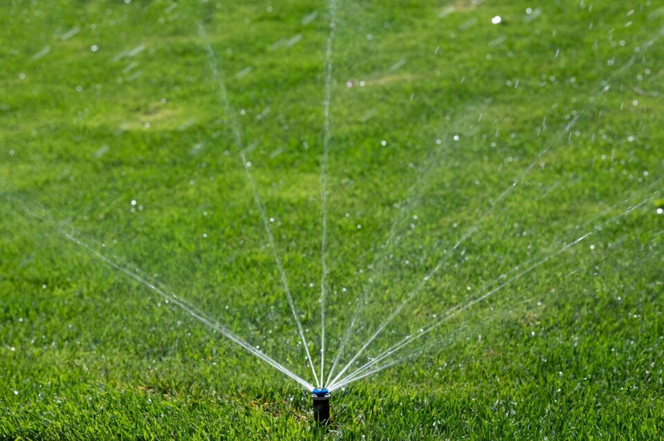 5 Different Types of Sprinkler/Irrigation Systems Explained - Smart ...